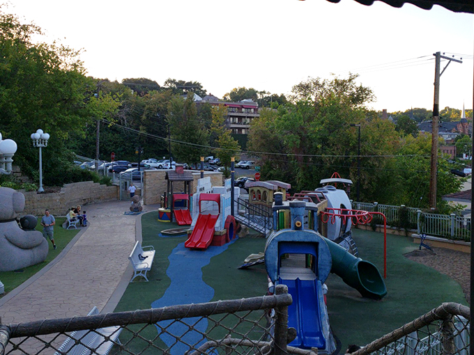 Nighttime at Teddy Bear Park transforms it into a twinkling wonderland. It's like the teddy bears threw their own after-hours party!