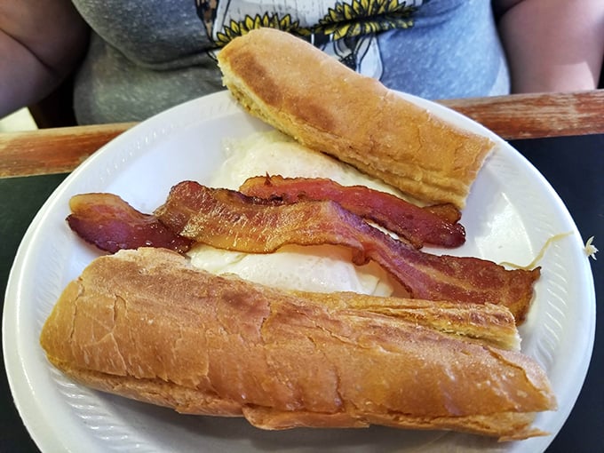 A breakfast platter that says, "Good morning!" in at least five different languages of deliciousness. Photo credit: Manolo Hernandez