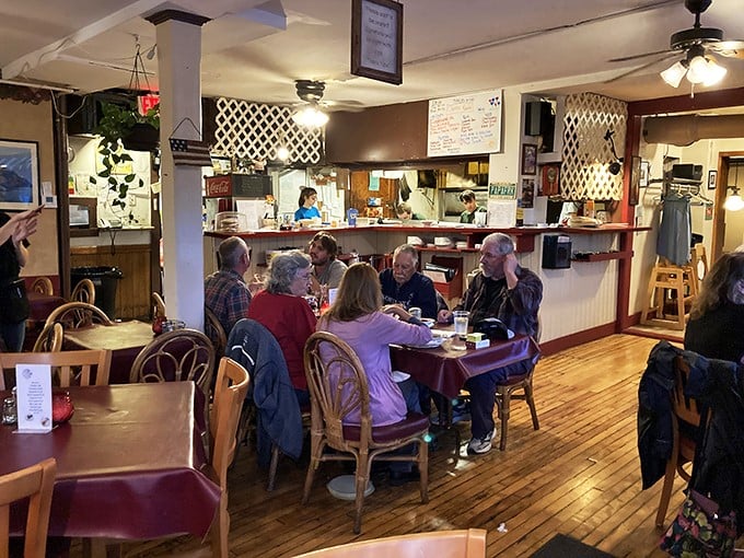 Happy diners, lively chatter, and the aroma of garlic in the air. It's not a family reunion, it's just another night at Papa Frank's.