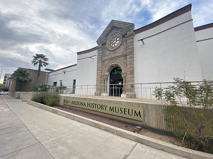 History buffs, rejoice! This Tucson treasure trove is like Wikipedia come to life, but way cooler.