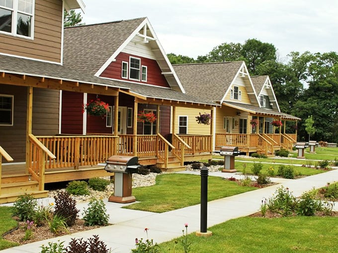 Cabin fever? More like cabin fervor! Arrowwood's cottages are what Lincoln Log dreams are made of. 