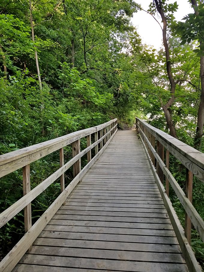 "Bluff-top views that'll knock your socks off! Black Hawk knew prime real estate when he saw it."