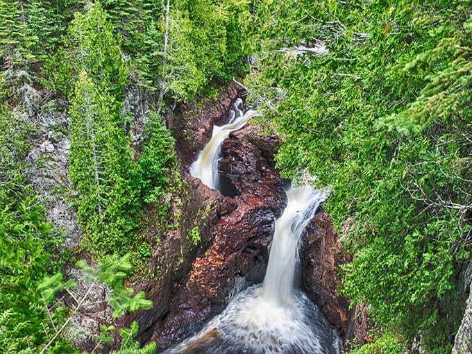 Now you see it, now you don't! Devil's Kettle Falls pulls off the ultimate disappearing act. Houdini would be jealous.