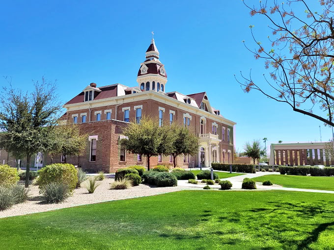 Florence's courthouse: Justice never looked so good! This architectural gem could star in its own period drama.