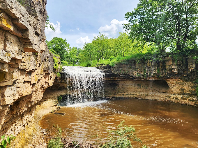 Nature's own curtain call.This waterfall is putting on a performance that would make Broadway jealous.