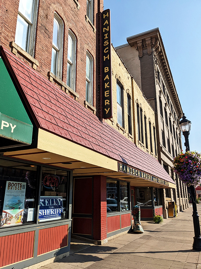 Time travel never tasted so good! Hanisch's classic storefront is your portal to a world where donuts are king and coffee is queen.