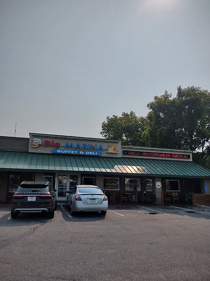 Who needs an ocean view when you've got Big Marina? Mediterranean flavors so fresh, you'll swear you hear seagulls. 