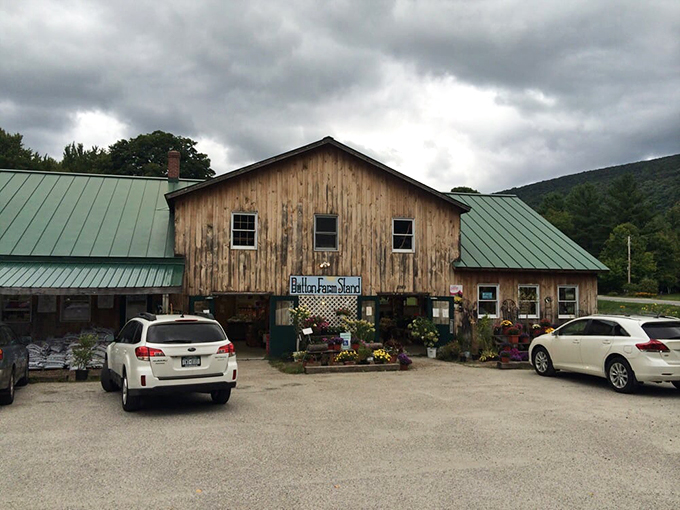 Part farmers market, part maple wonderland &ndash; Dutton Berry Farm is a feast for all your senses.