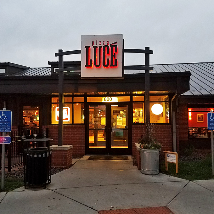 Pizza Luc&eacute;: Lighting up Richfield nights with neon and delicious pies. Who says you can't have a disco ball with your pizza?