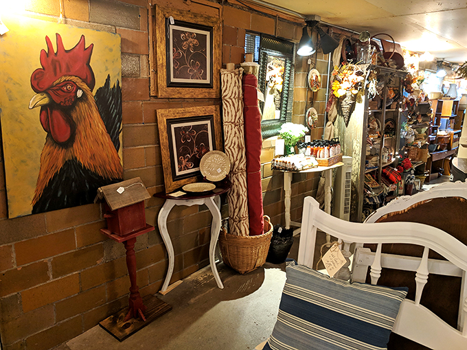 Talk about a wake-up call! This rooster painting is so vivid, I half expected it to crow. Farmhouse chic meets pop art.