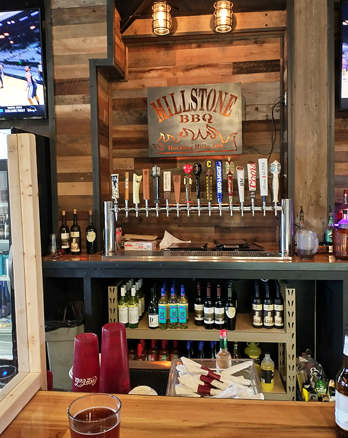 Taps, taps, and away! This bar is ready to quench your thirst after a heroic battle with smoky meats.