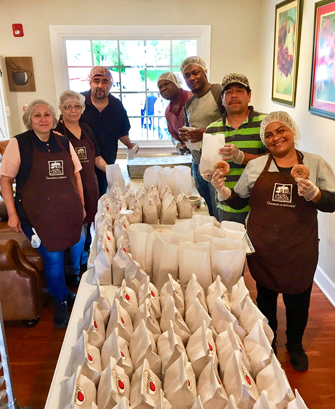 The A-team of apple artisans. These folks could probably peel an apple with their eyes closed.