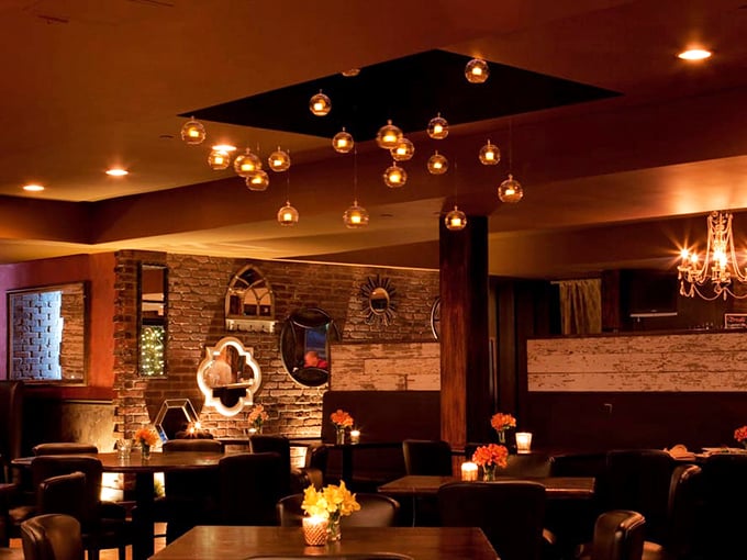 Mood lighting? Check. Exposed brick? Check. Cozy booths? Double-check. This ambiance is so perfect, you'll want to move in. Rent's due on the first, capisce? Photo credit: EVO Old Town