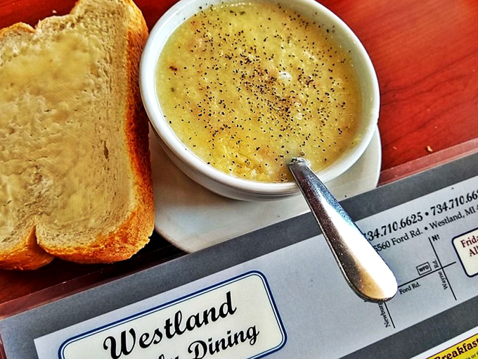 New England, watch out! This clam chowder is so hearty and rich, it might just make you forget about lobster rolls.