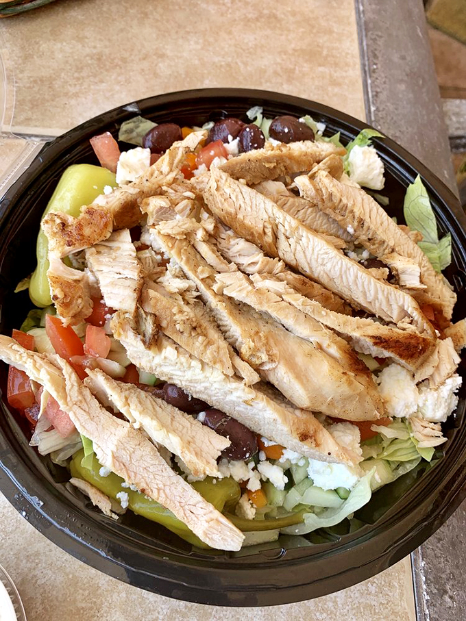 Who says salads can't be show-stoppers? This Greek chicken number is putting on a performance worthy of Zorba himself!