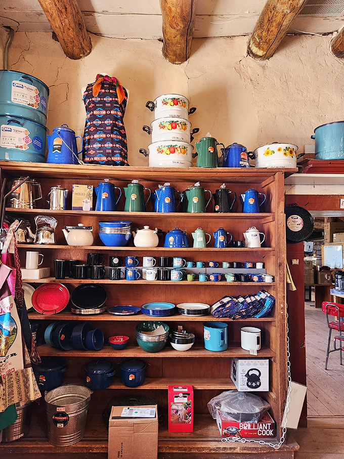 Martha Stewart, eat your heart out! This kitchenware collection is what pioneer dreams are made of&mdash;minus the dishwasher, of course.