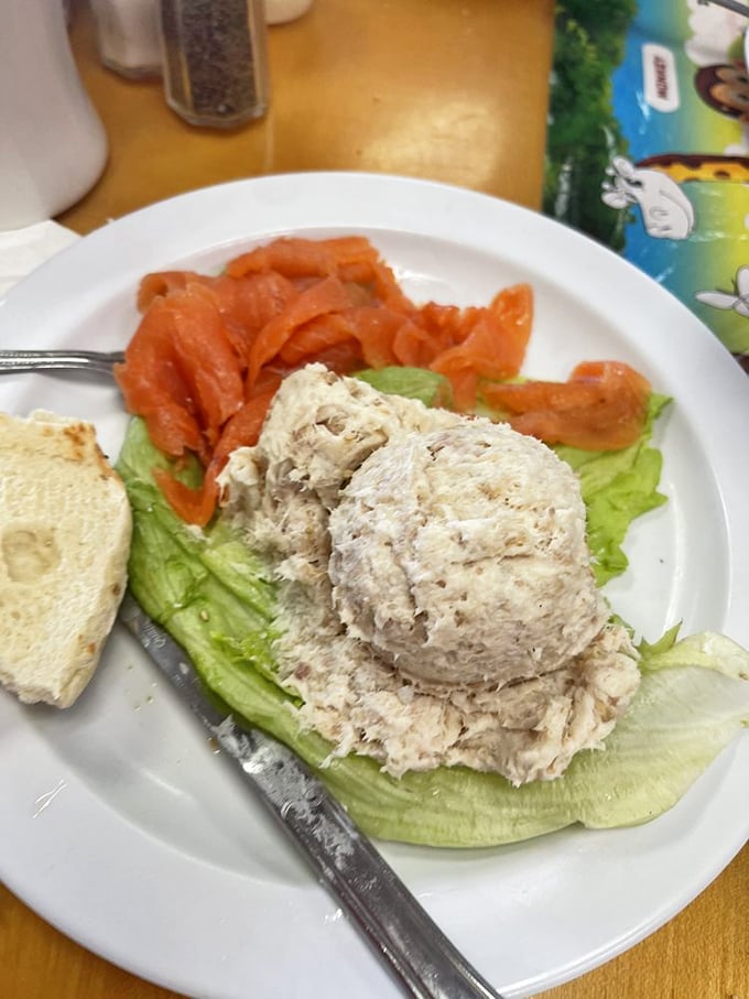 Who said salads can't be exciting? This plate is a garden party your fork is dying to crash.