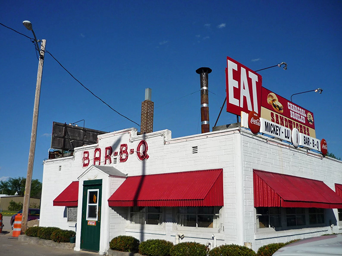 Mickey-Lu Bar-B-Q: When the sign says "EAT," you listen. Especially when charcoal-grilled perfection is on the menu!