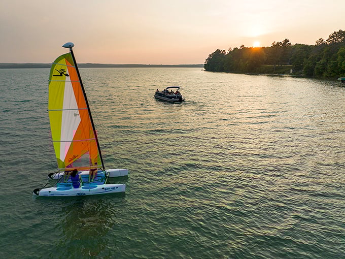 Waterfront wonder meets woodland retreat. It's like Mother Nature and comfort had a beautiful baby named Sugar Lake Lodge. 