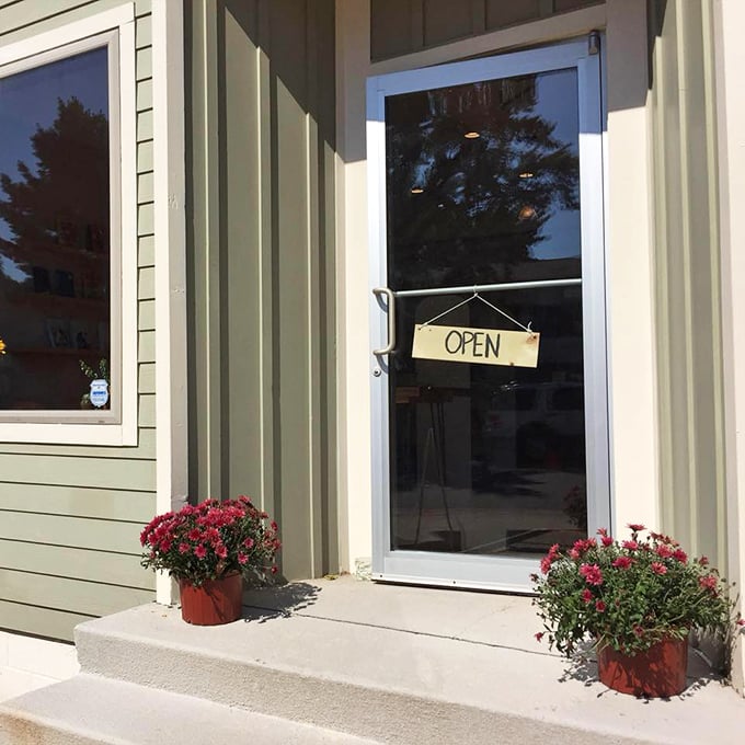 Where every book is a new friend waiting to be made! Dotters' cheerful exterior promises delightful discoveries inside.