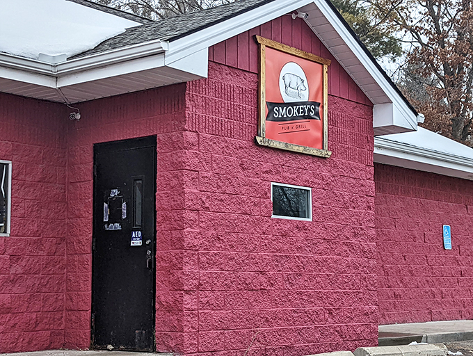 Flannel-friendly and flavor-packed: Smokey's turns "down-home cooking" into a gourmet adventure. Yeehaw and yum!