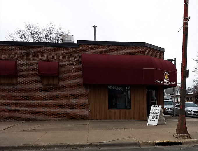 Step into Sunlight and let the cheerful vibes and hearty fare brighten your day. It's cheaper than therapy and tastier too!