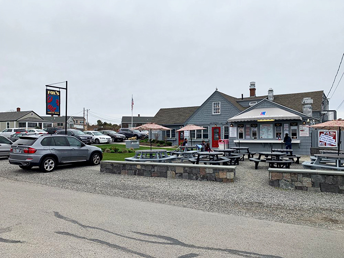 Alfresco dining with a side of salty air. These picnic tables are prime real estate for lobster lovers who like their meals with a view.