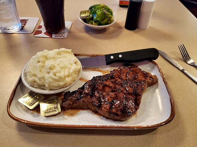 A perfectly grilled steak with a side of cloud-like mashed potatoes proves this seafood spot knows its land fare too.
