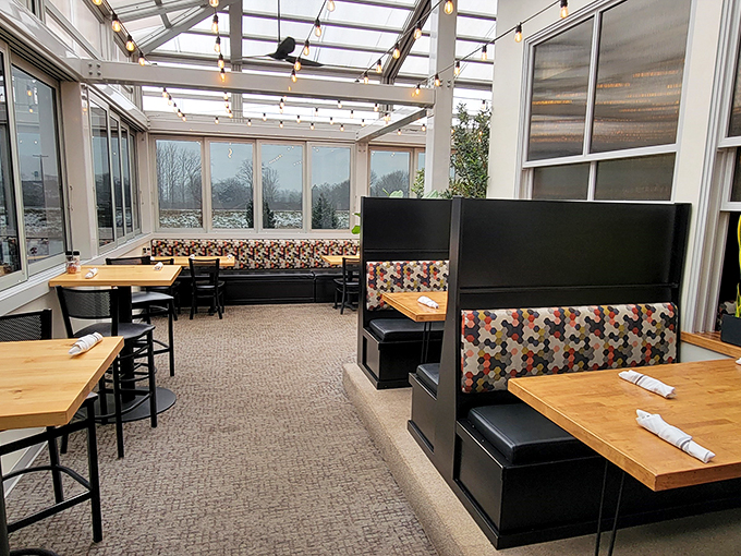 Dine al fresco in Klavon's charming patio. It's like your backyard, but with better pizza and no lawn-mowing required.