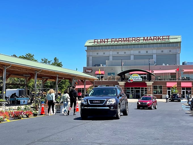Where local meets delicious! Flint Farmers' Market's bustling entrance is your gateway to a world of farm-fresh goodness.