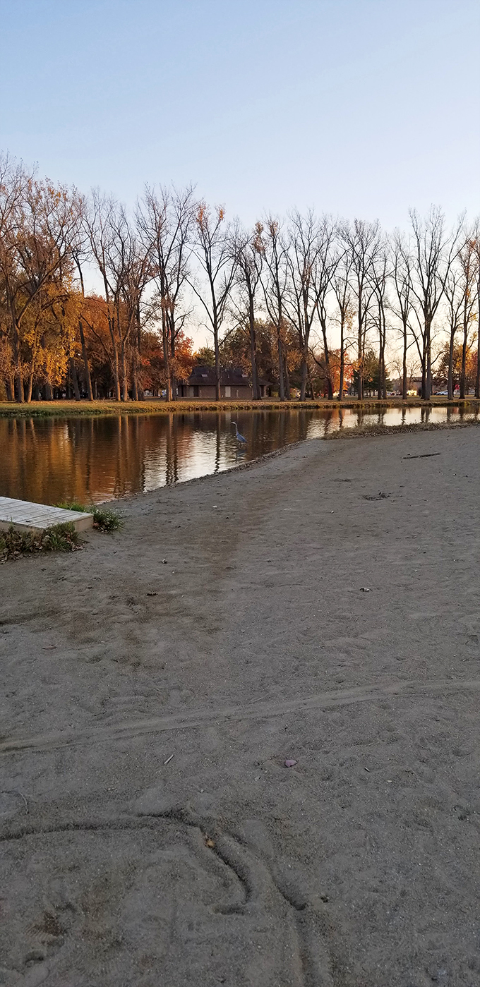 Waterfront wonderland! From boating to beach-combing, Lake Loramie is your ticket to aquatic adventures.