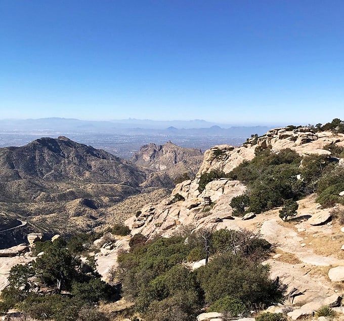 Nature's own IMAX theater: Sprawling vistas that make you feel like you're watching Planet Earth in real-time.