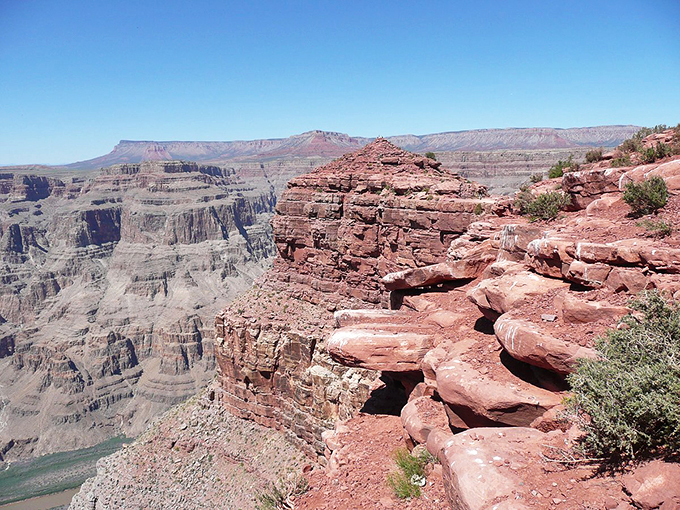 Grand doesn't even begin to cover it. This view is Mother Nature showing off, and who are we to argue? Photo credit: MUFC66