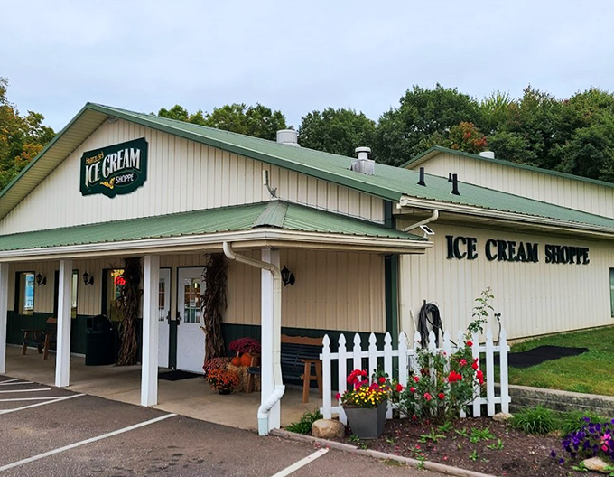 From moo to you, Hartzler's farm-fresh flavors are a taste of the simple life.