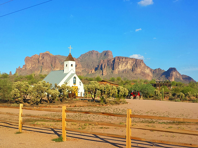 Where the Wild West meets wilderness wonderland. John Wayne would've loved the Instagram opportunities here.
