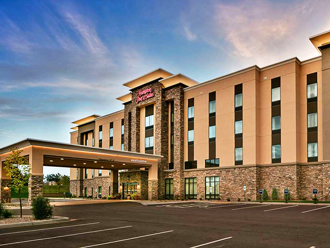 Hampton Inn & Suites: Because even road-trippers deserve a touch of luxury. It's like your living room, but with fresh towels and no dishes to wash.