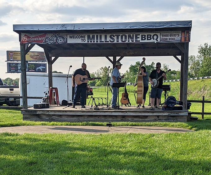 Who ordered a side of tunes with their BBQ? These guys are serving up tasty licks to go with your tasty ribs.