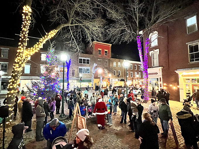 Santa's come to town, and he's brought the whole North Pole with him! Gardiner's community gathering is the epitome of holiday spirit.