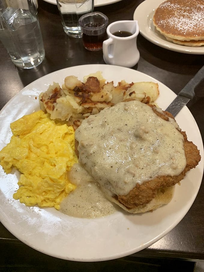 Comfort food alert! This country fried steak is like a warm hug from your grandma, if she were a gourmet chef.
