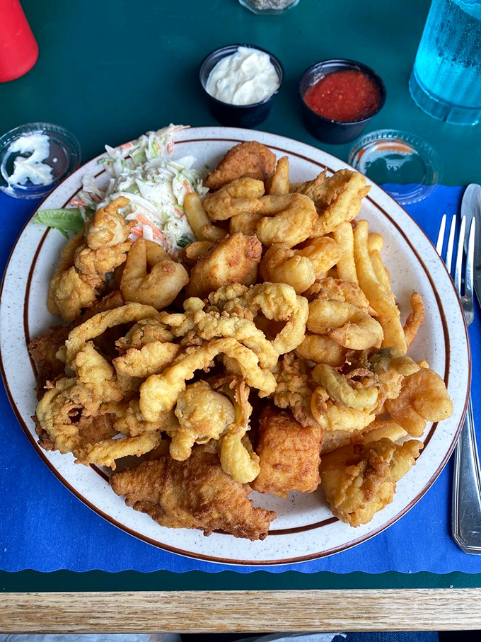 The fried seafood platter that makes decision-making easy: 
