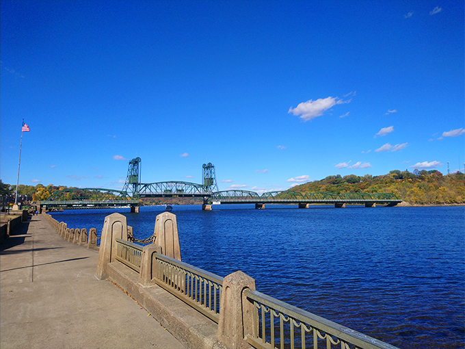 Bridging the gap between relaxation and adventure, Stillwater's iconic lift bridge is like the Golden Gate's charming Midwestern cousin.