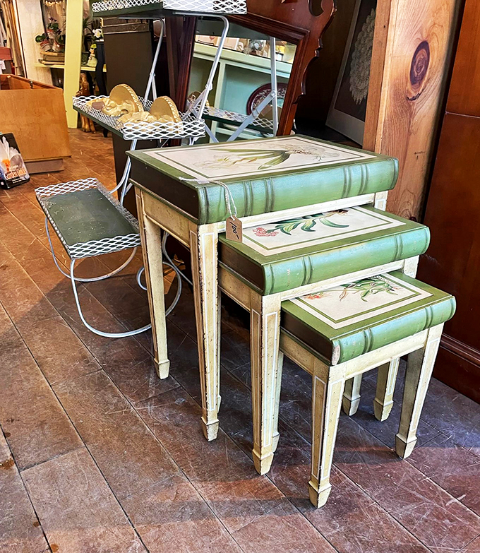 Nesting tables or Russian dolls of the furniture world? These green beauties are ready to solve your small-space woes with style.