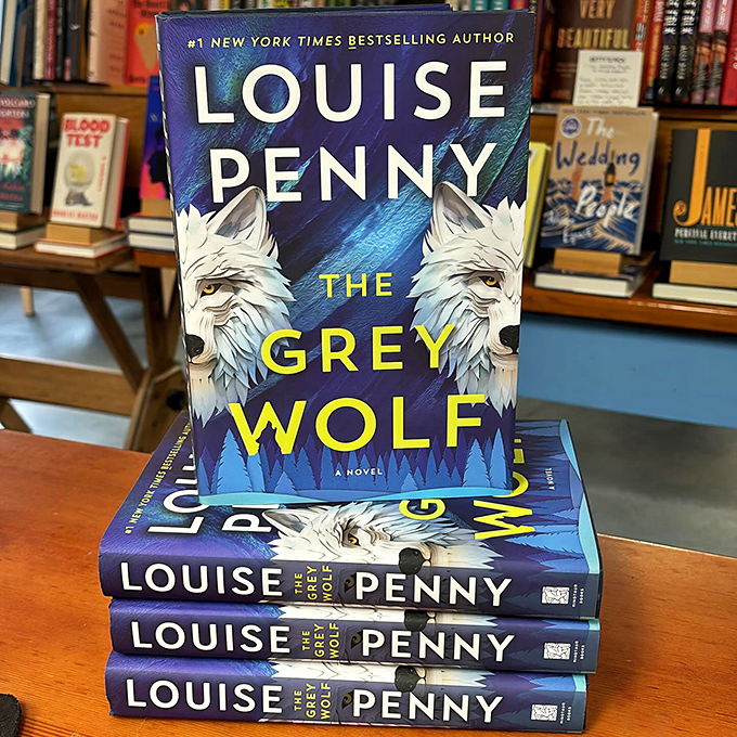 Mystery lovers, sink your teeth into this! Louise Penny's 