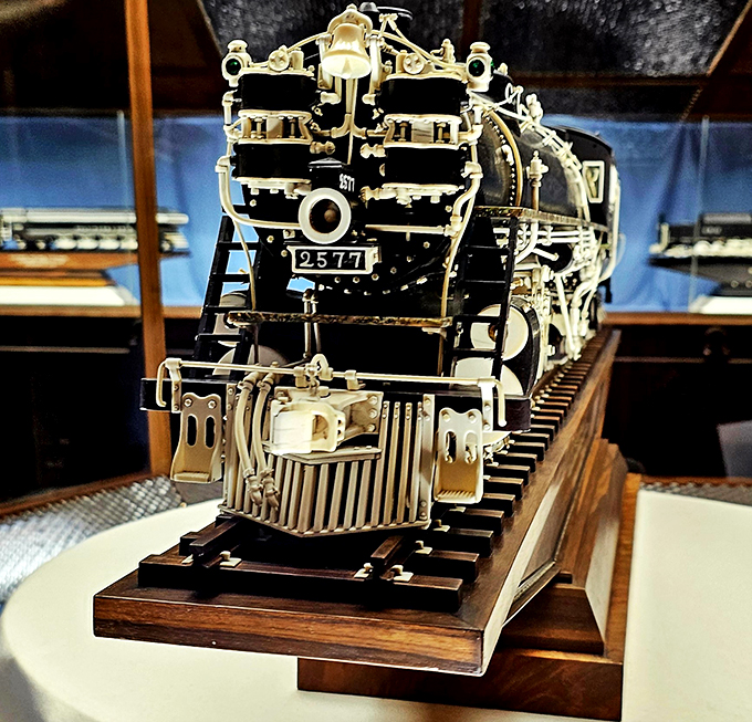 Face-to-face with a steam-powered celebrity. This locomotive's intricate features are ready for their close-up, Mr. DeMille.