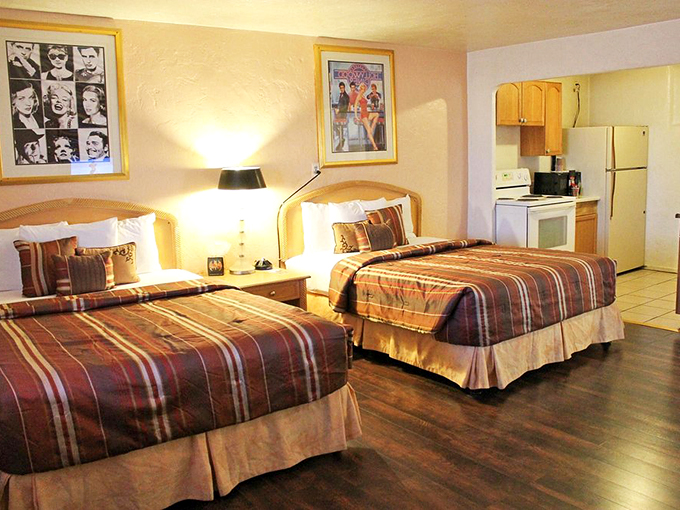 Hollywood glamour meets Route 66 comfort. These themed rooms let you sleep with the stars without the paparazzi outside your door. 