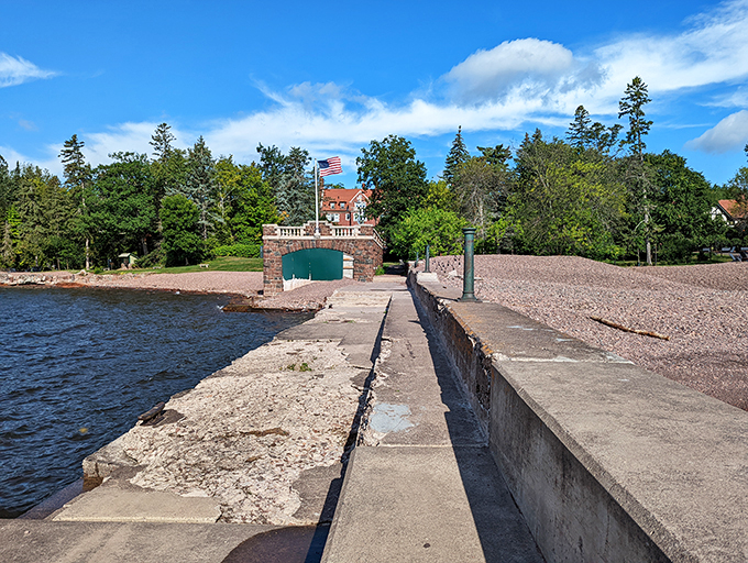 Ahoy, landlubbers! This lakeside pier offers a front-row seat to nature's own IMAX screen &ndash; Lake Superior in all its glory.