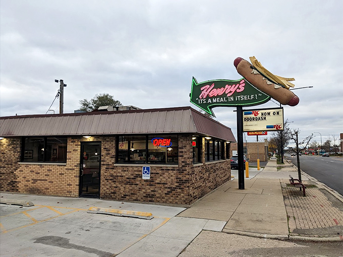 Streetside temptation at its finest. That sign is like a beacon for hungry travelers and locals alike.