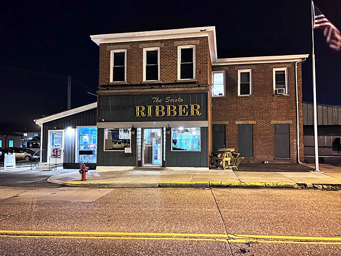 When the sun goes down, the grill fires up! The Scioto Ribber shines like a meaty beacon in the night.