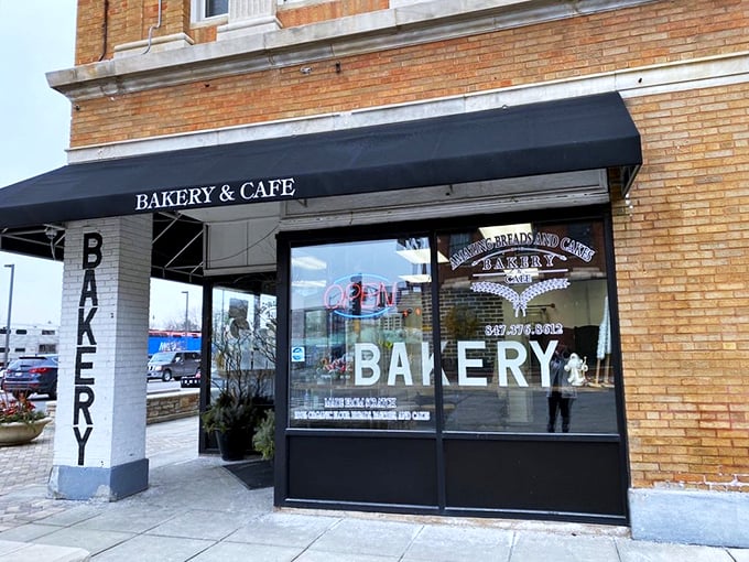 Clean lines and classic signage invite passersby to step into this slice of Des Plaines' sweet life.