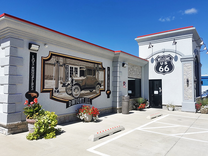 Under those puffy Illinois clouds, this restaurant stands ready to welcome another generation of road warriors.
